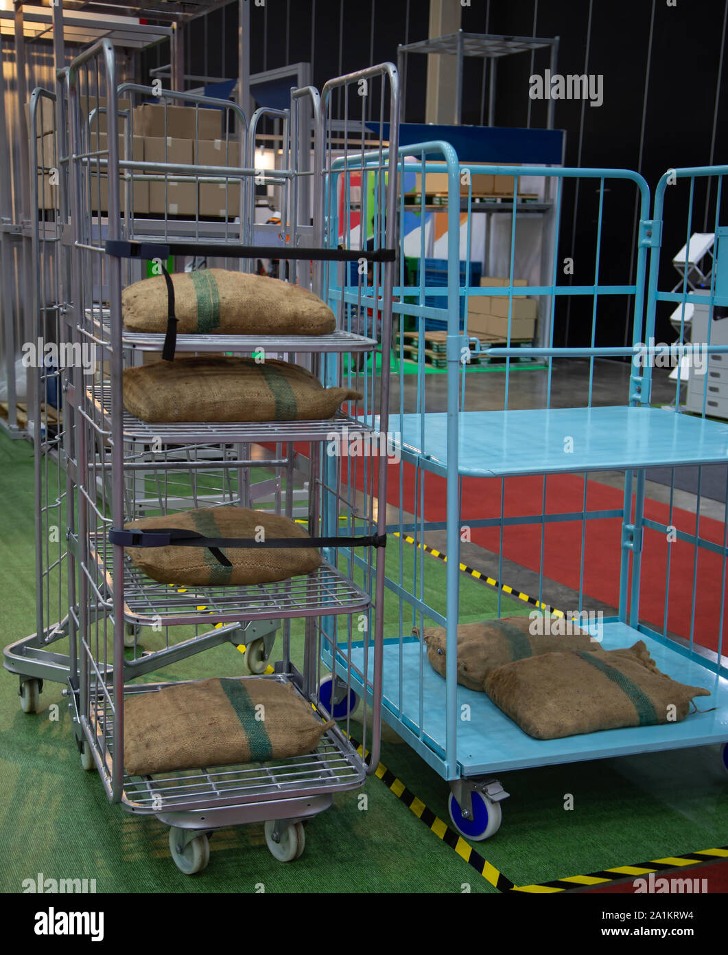 Pallet trolley hi-res stock photography and images - Alamy