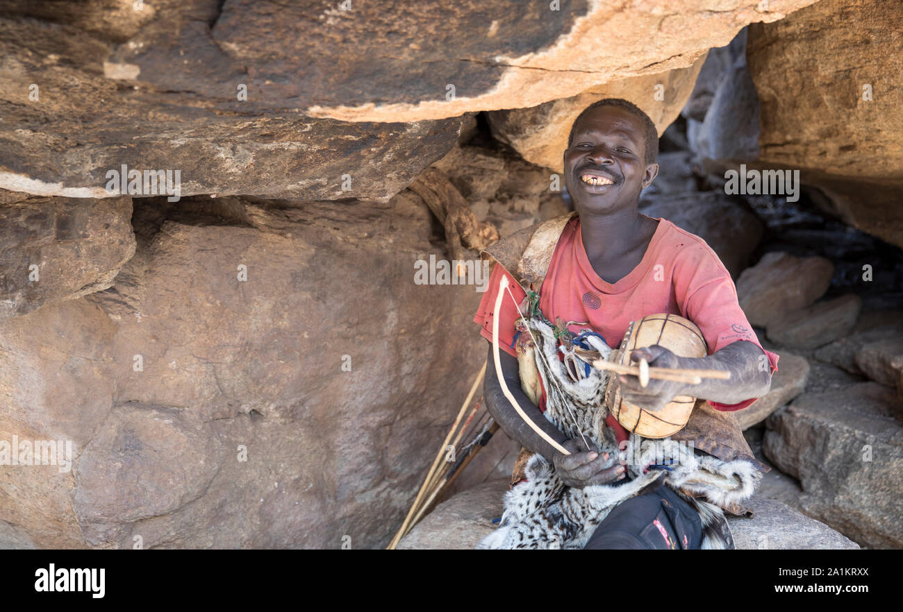 Indigenous string instrument hi-res stock photography and images - Alamy