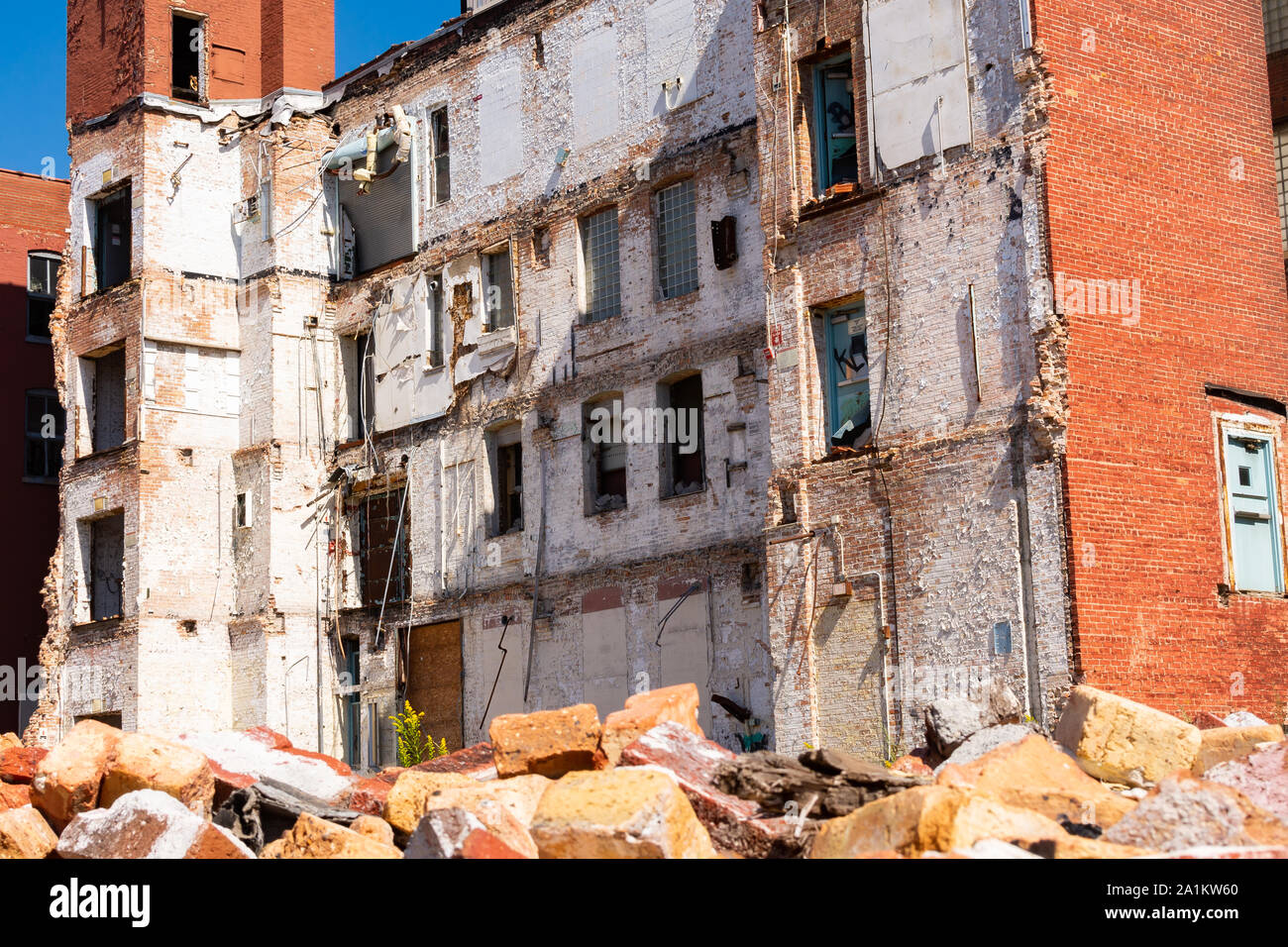 Demolition of factory america hi-res stock photography and images - Alamy