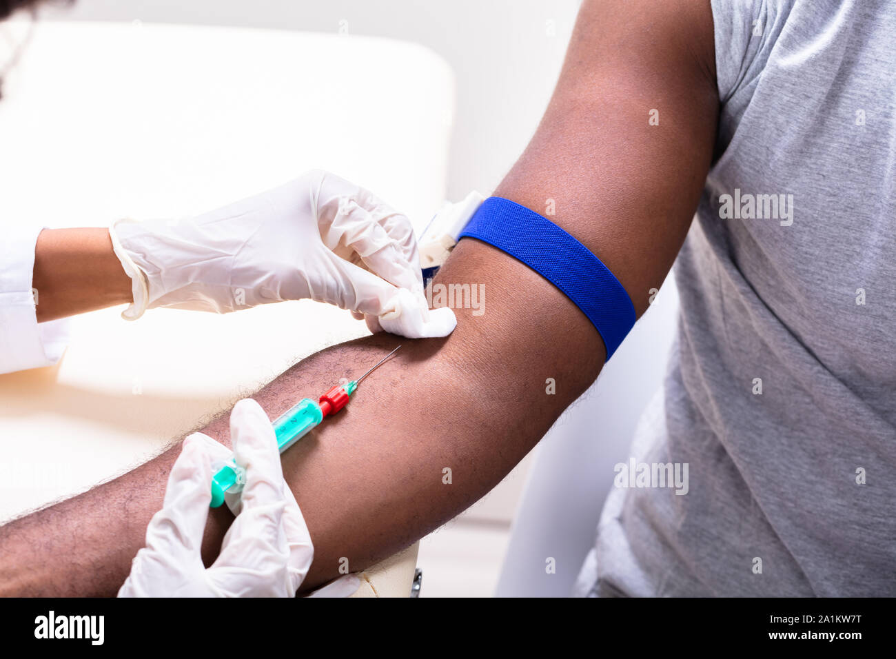 Blood draw hi-res stock photography and images - Alamy