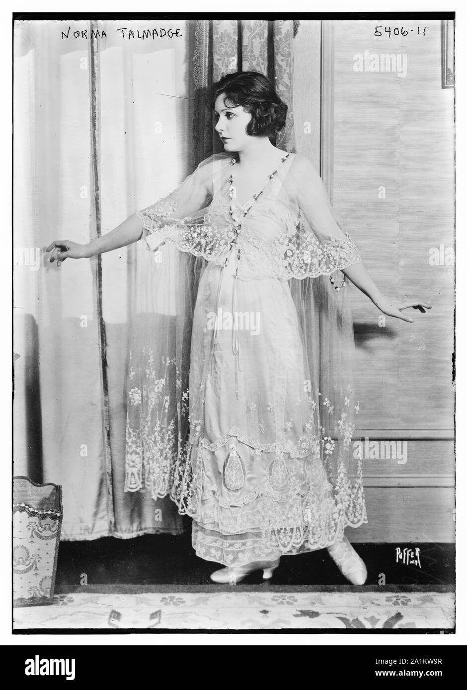 Norma talmadge hi-res stock photography and images - Alamy