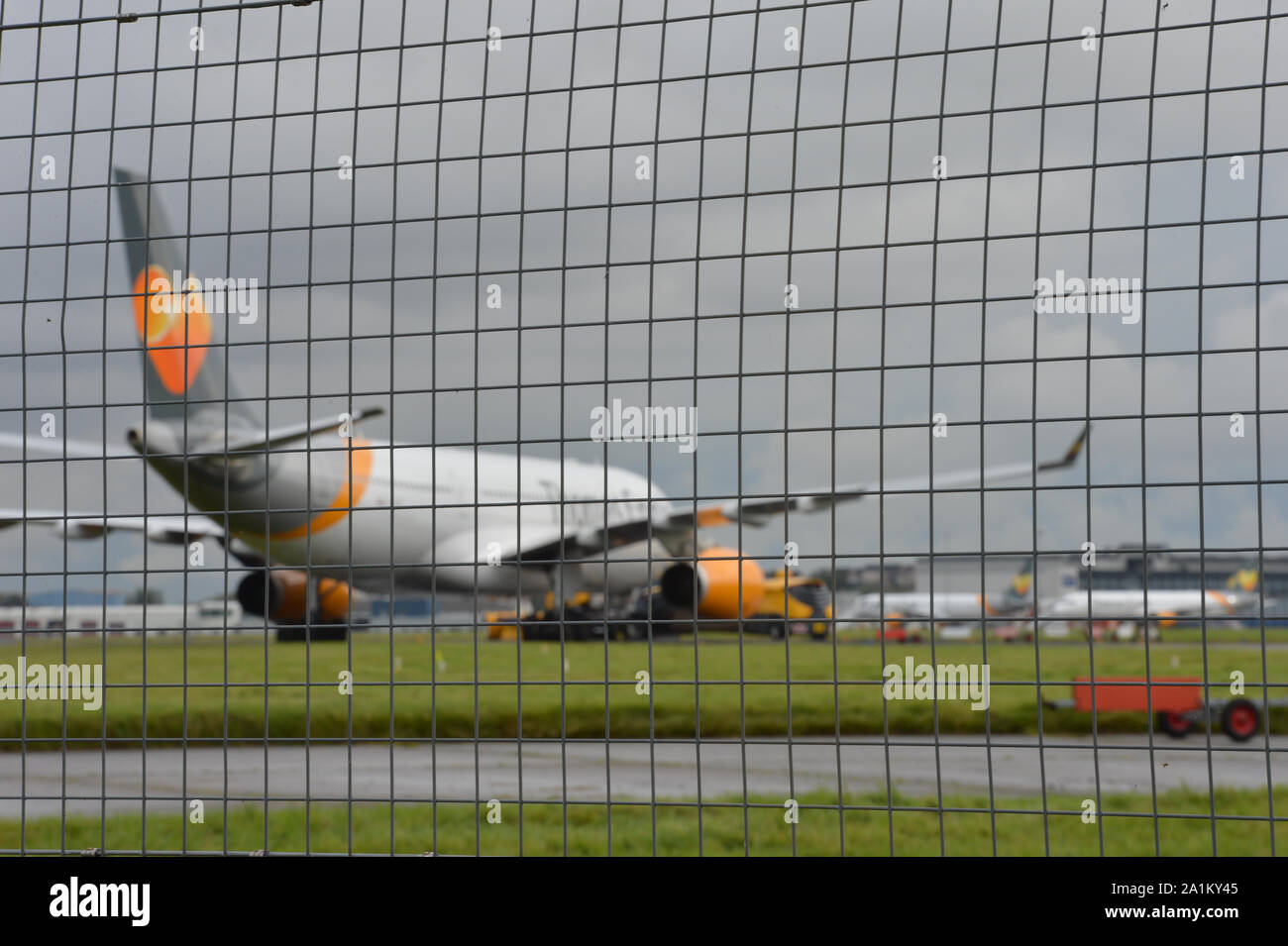 Airport bust stop hi-res stock photography and images - Alamy