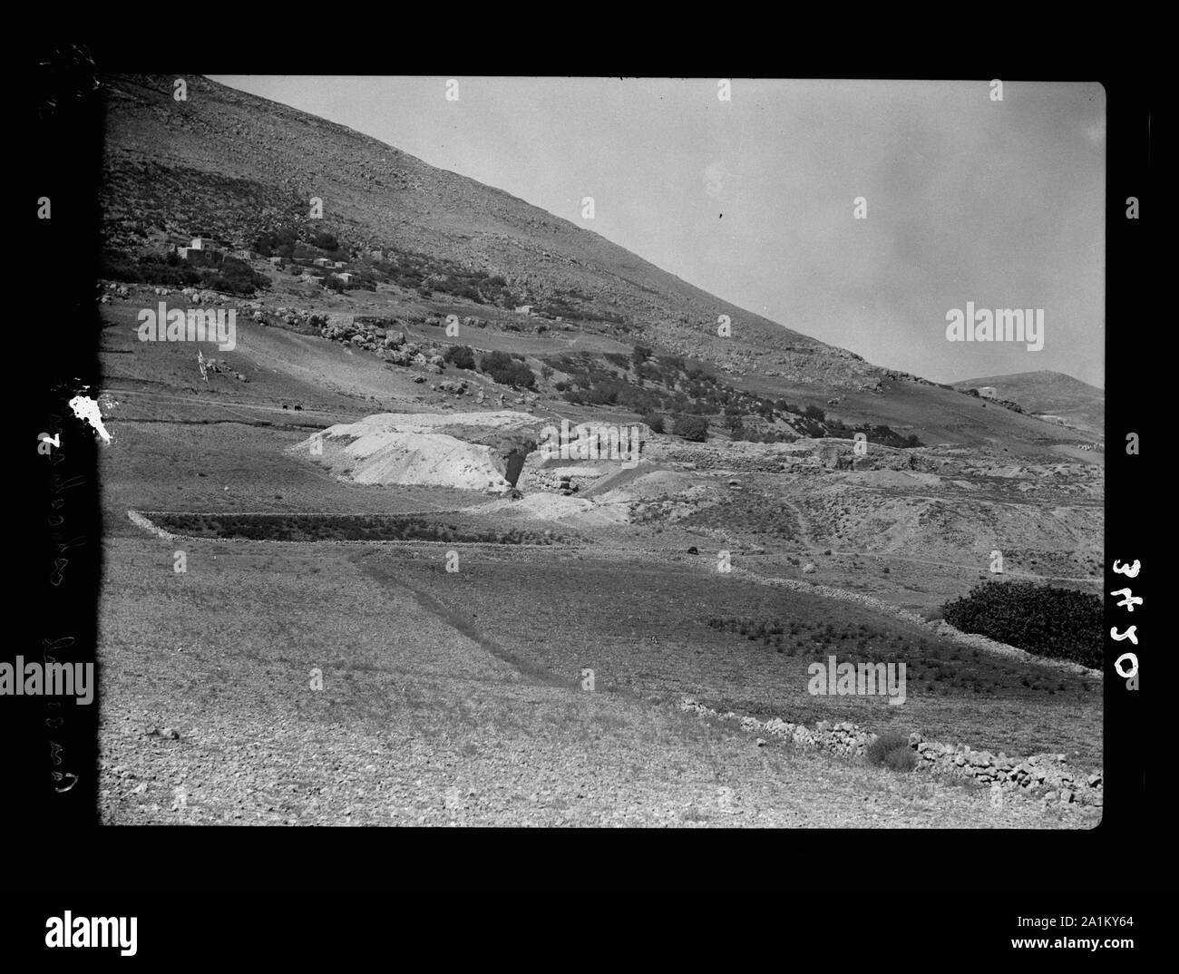 Ancient shechem hi-res stock photography and images - Alamy