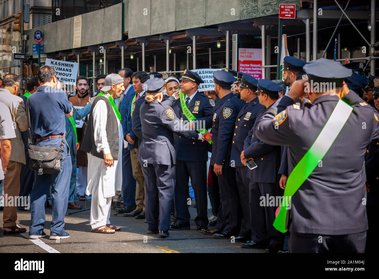 American police officers parade hi-res stock photography and images - Alamy