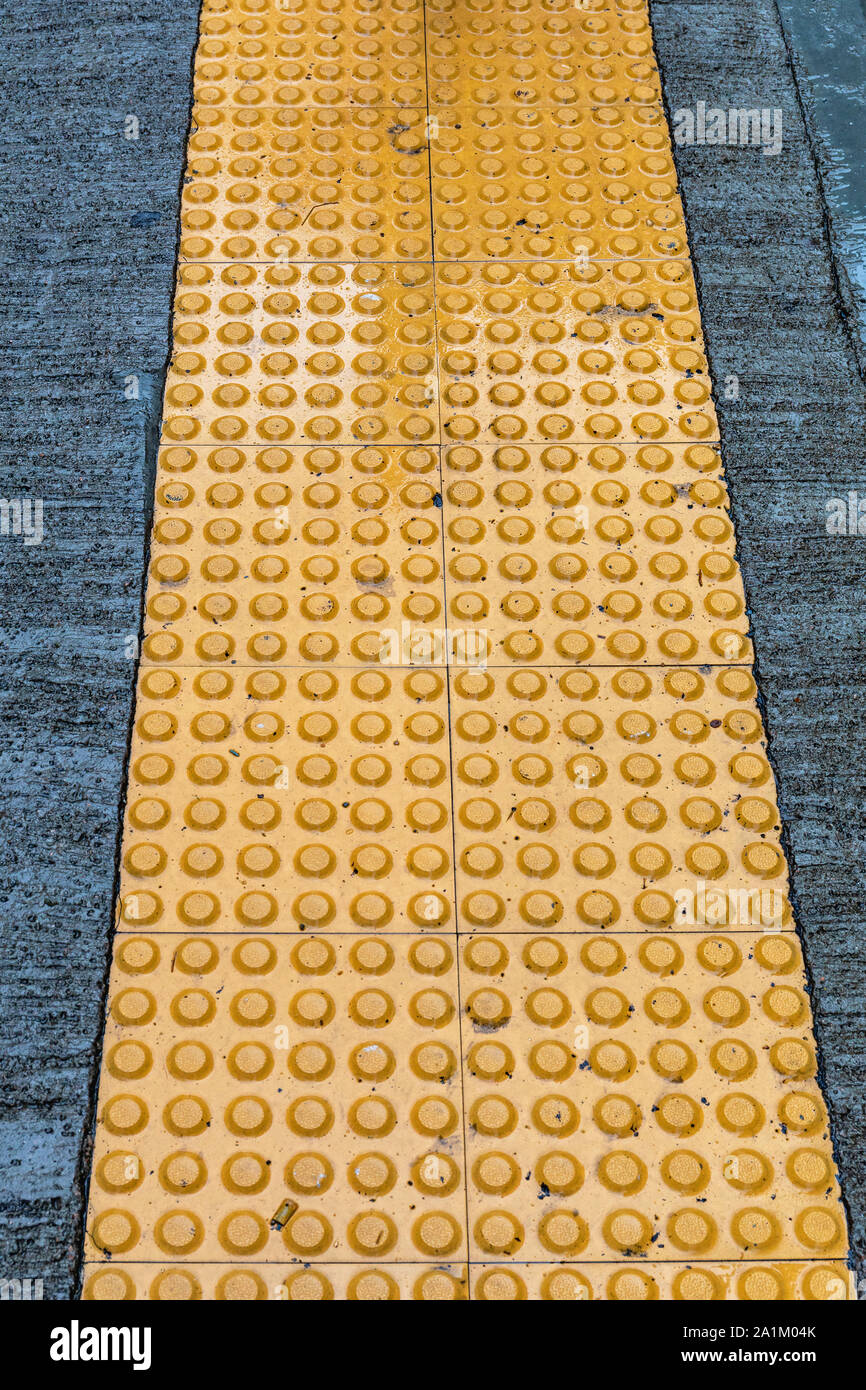 Tactile pavement china hi-res stock photography and images - Alamy