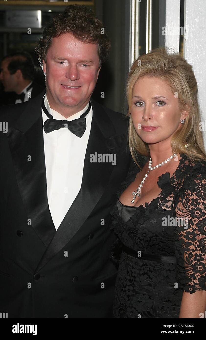 Ricky hilton hi-res stock photography and images - Alamy