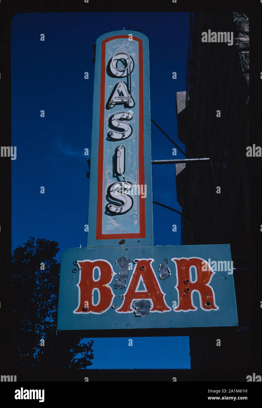 Oasis bar sign hi-res stock photography and images - Alamy