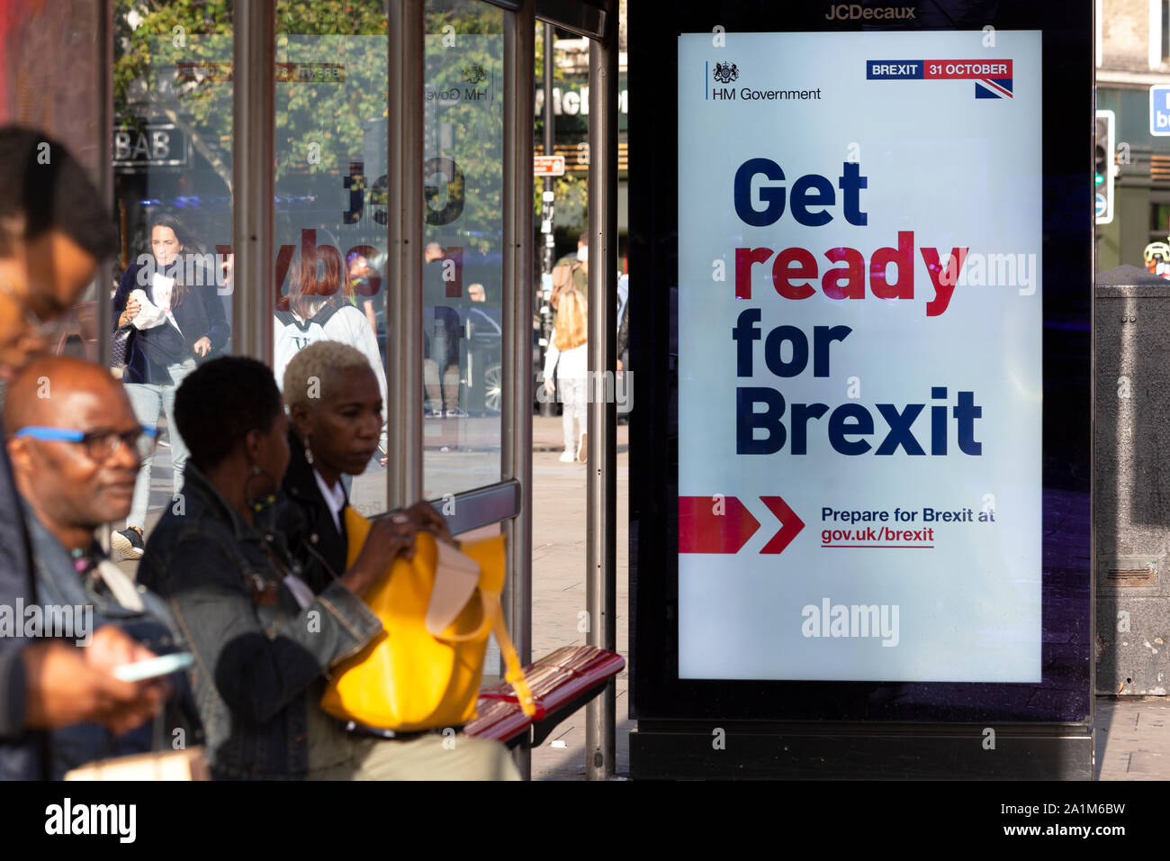 London bus stop advertising hi-res stock photography and images - Alamy