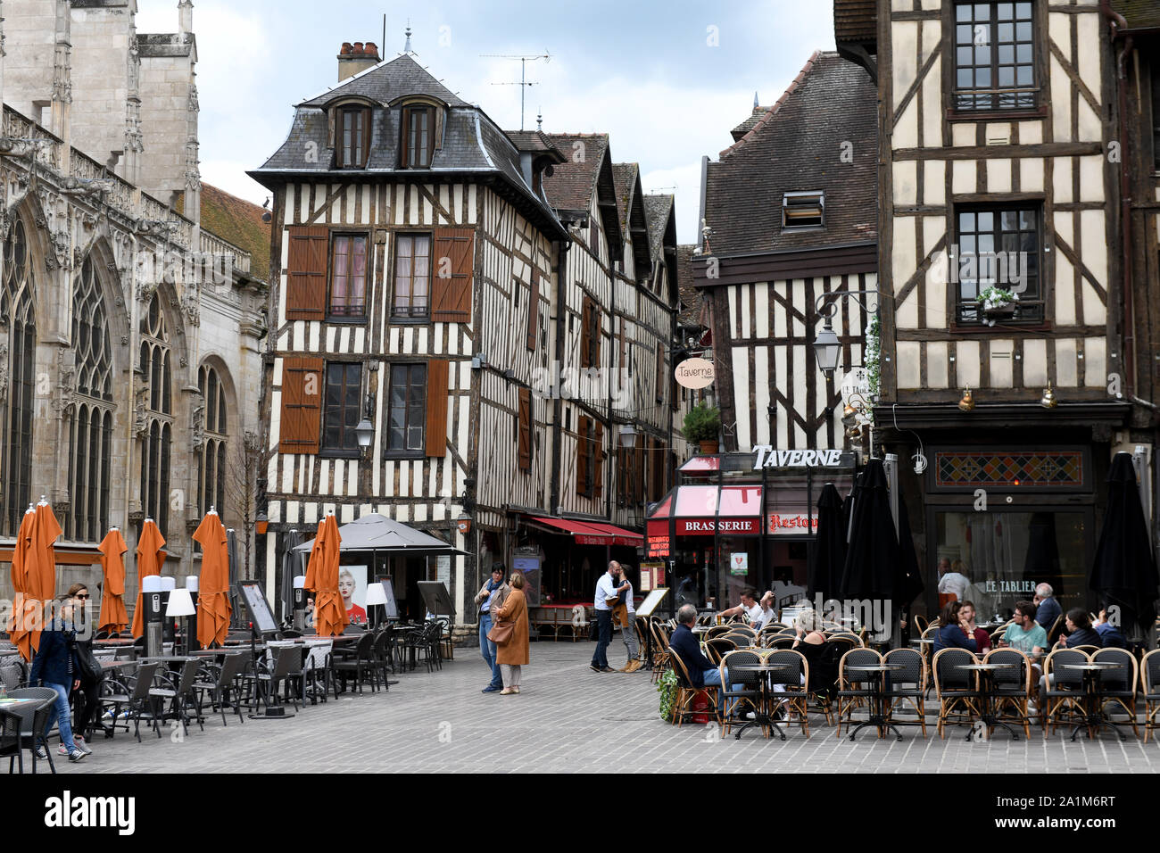 Buildings troyes france hi-res stock photography and images - Alamy