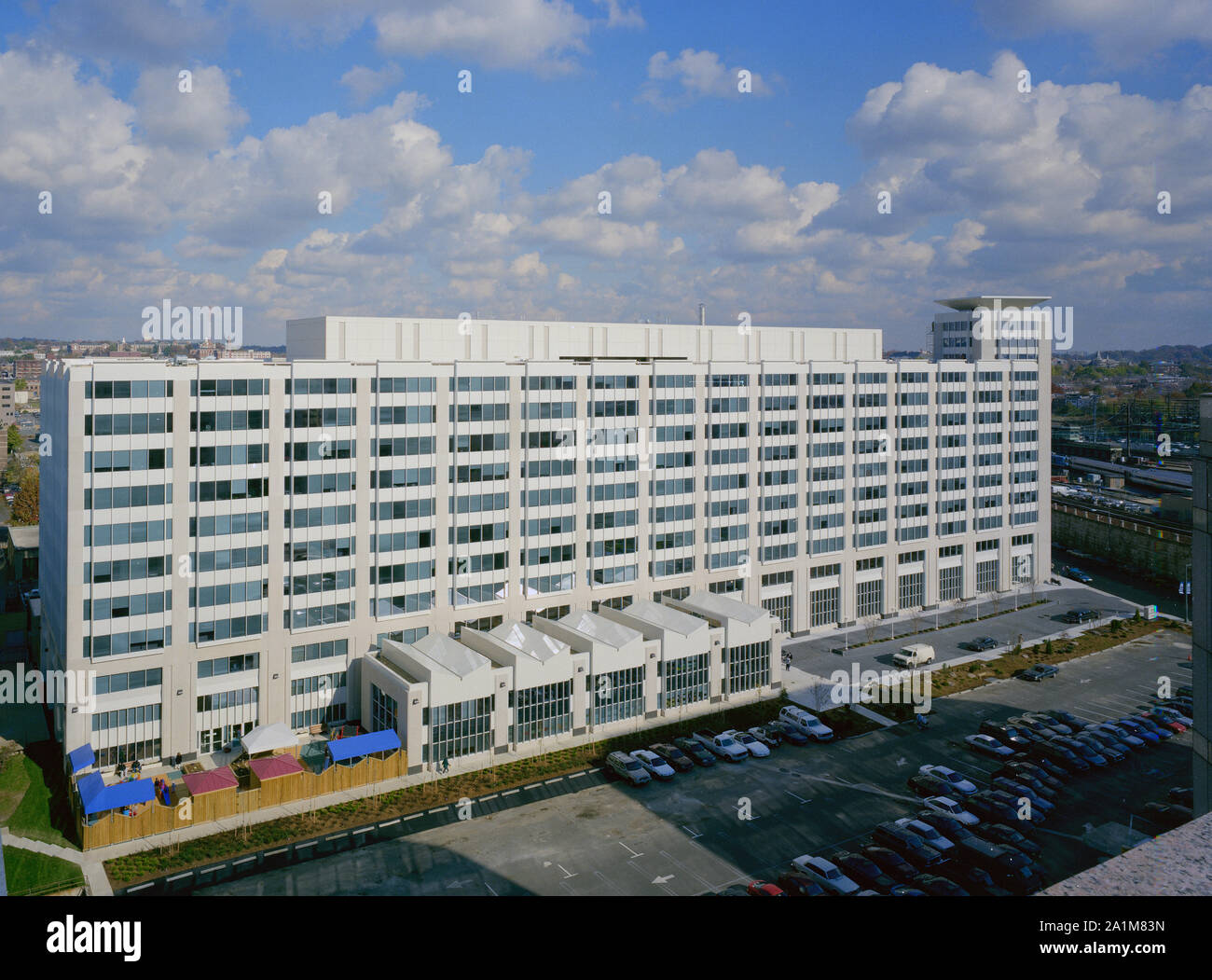 Office and commercial buildings hi-res stock photography and images - Alamy