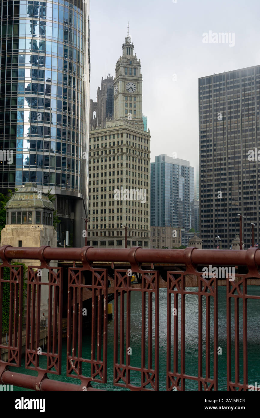 Downtown Chicago skyline on a foggy morning. Chicago, Illinois, USA ...