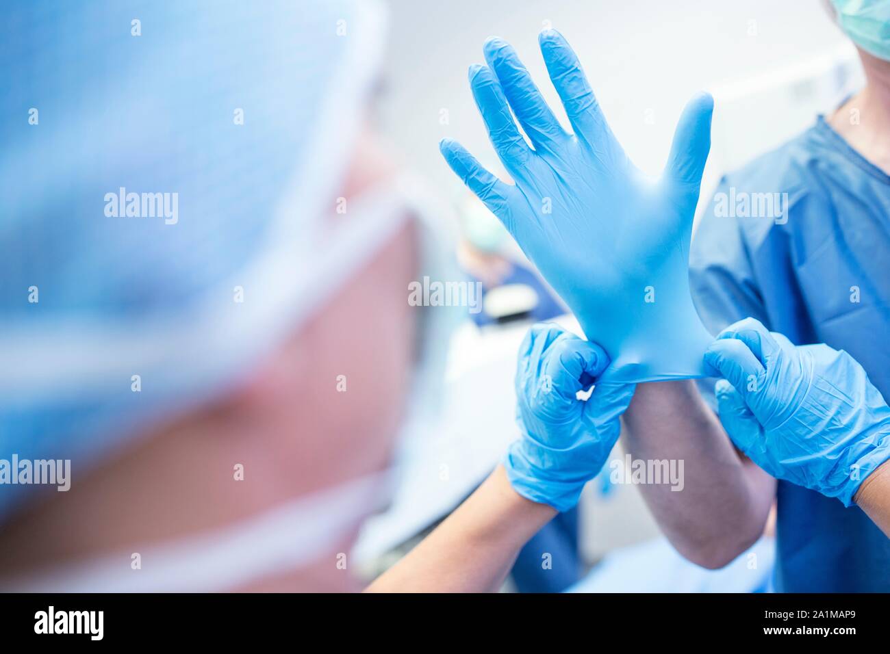 Surgeons hand hygiene hi-res stock photography and images - Alamy