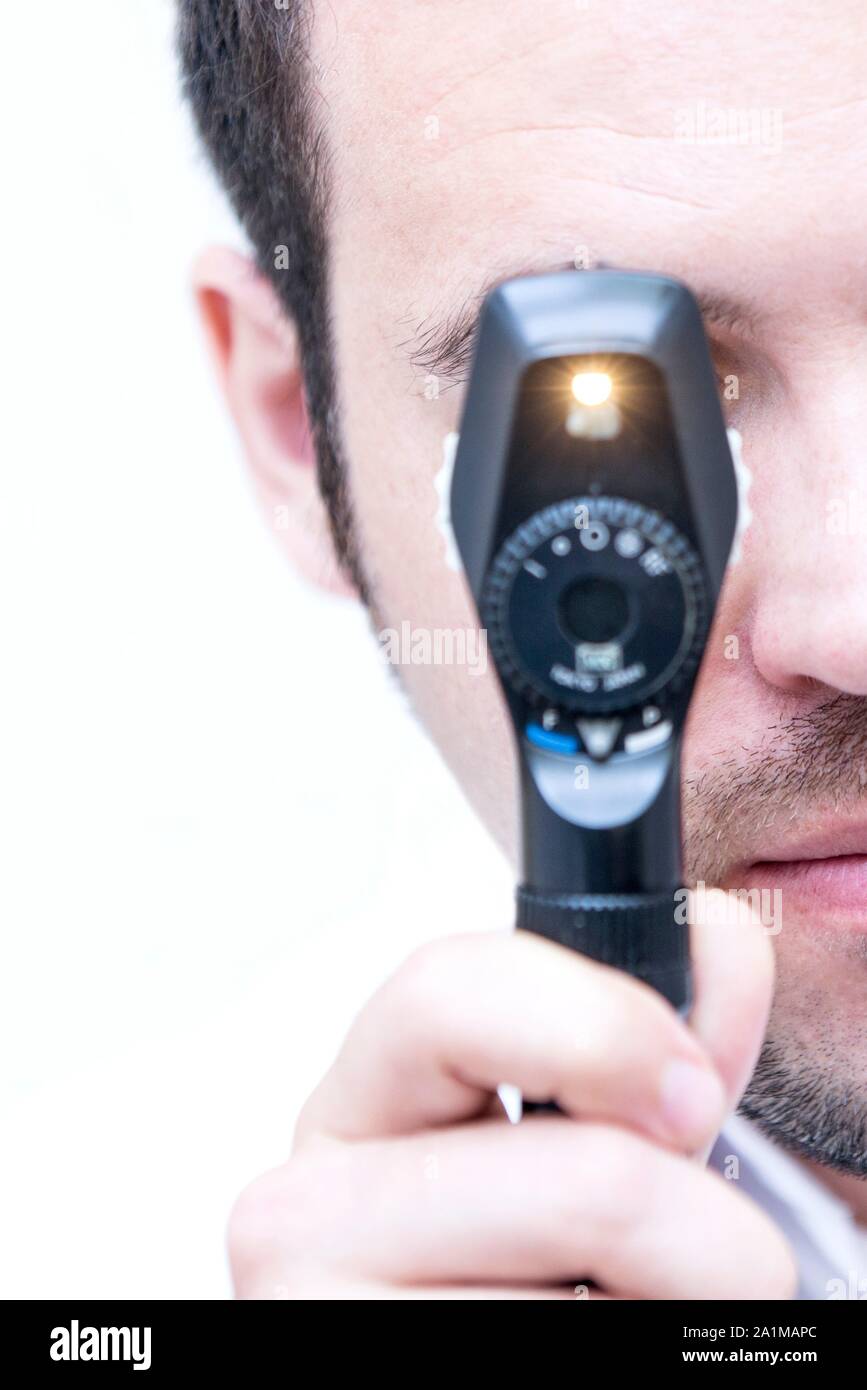 Direct ophthalmoscopy hi-res stock photography and images - Alamy
