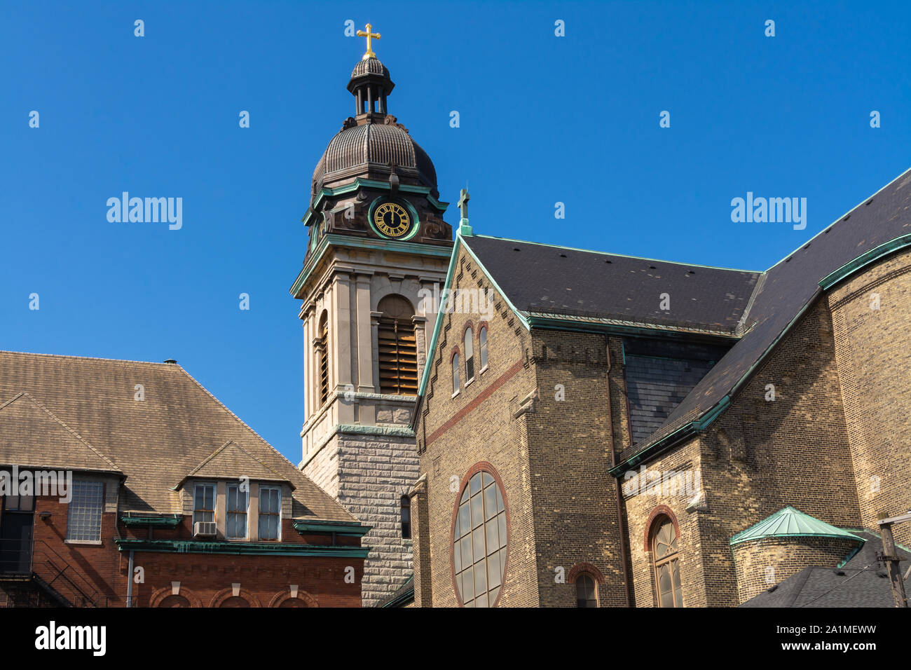 Chicago cathedral hi-res stock photography and images - Alamy