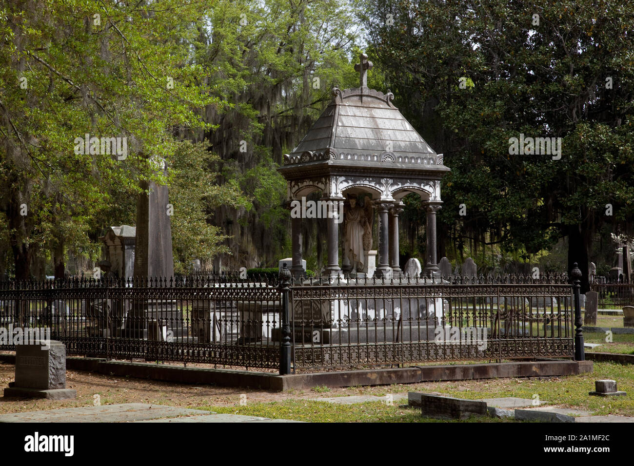 Old Live Oak Cemetery, Selma, Alabama Stock Photo - Alamy