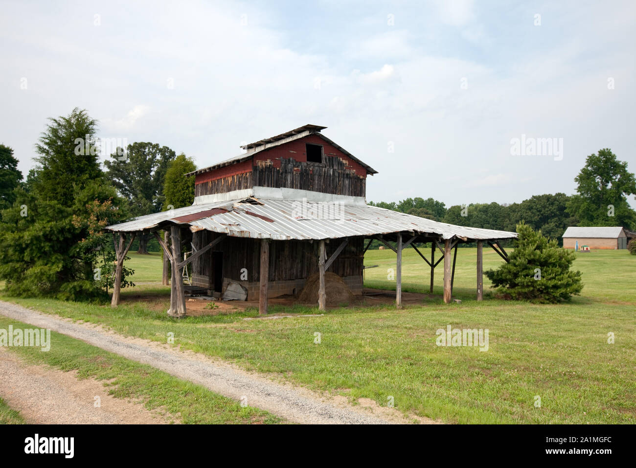 Vintage farm building barn hi-res stock photography and images - Alamy