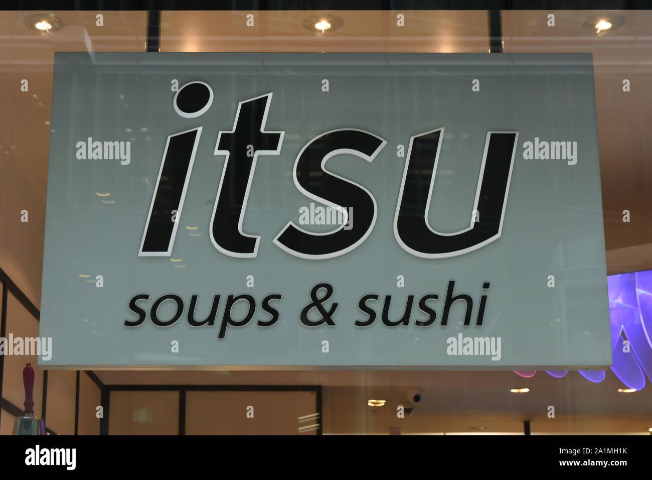 Itsu logo hi-res stock photography and images - Alamy