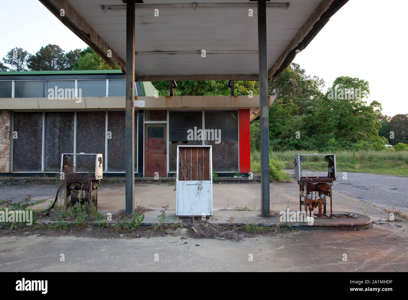 Old gas station in rural Alabama Stock Photo - Alamy