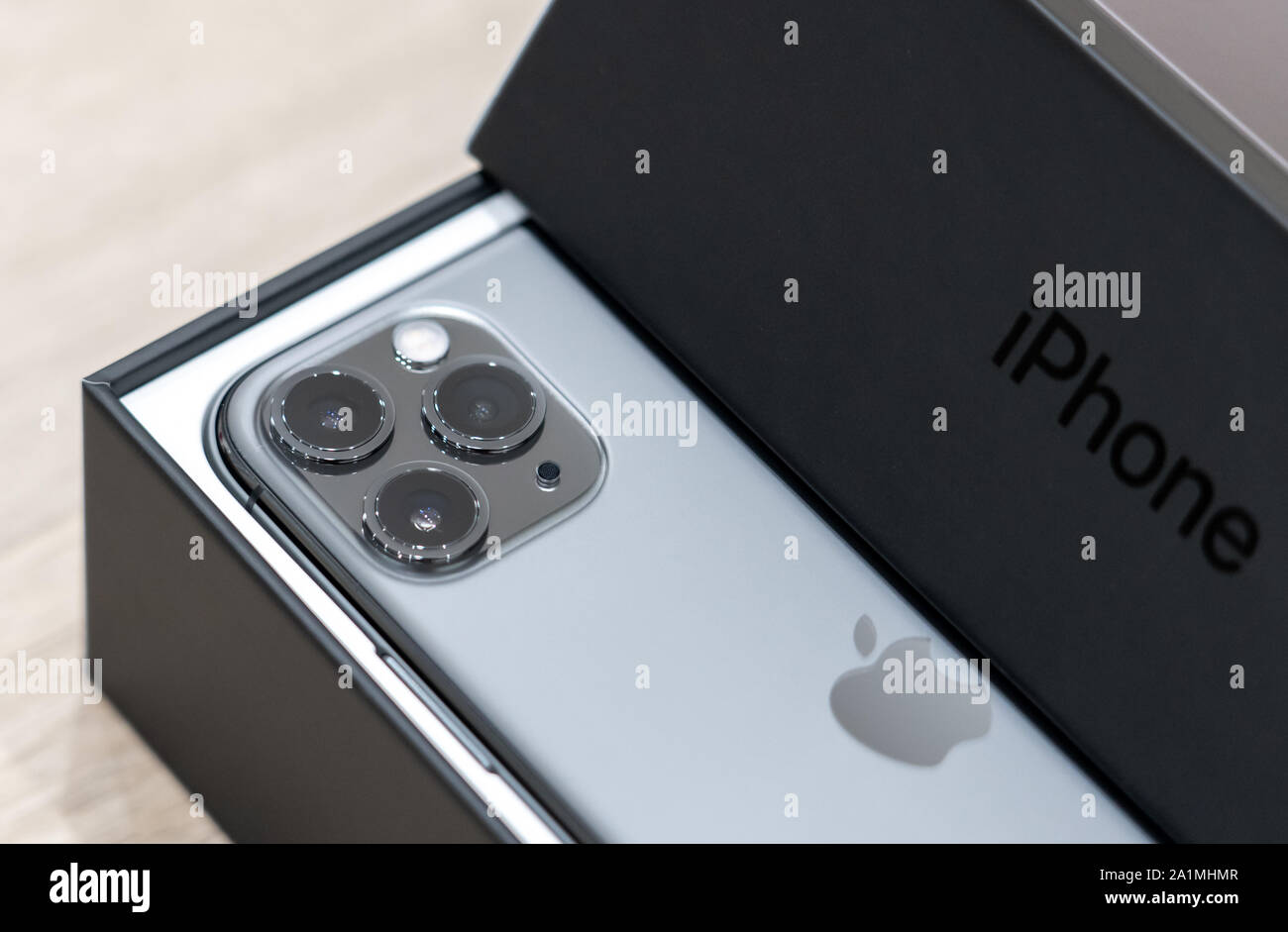 Iphone 11 pro max box hi-res stock photography and images - Alamy
