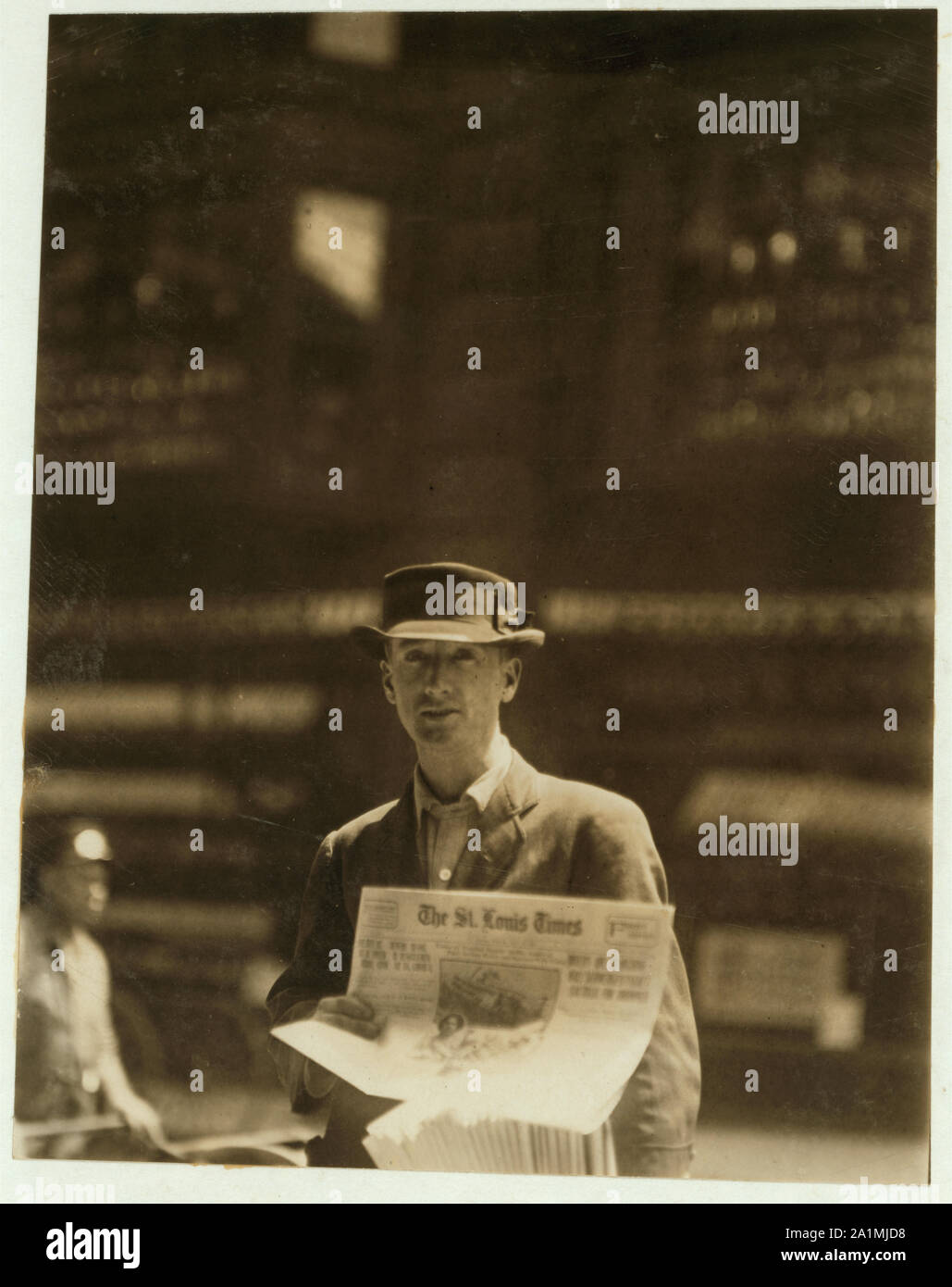 Early 20th century newsboys hi-res stock photography and images - Alamy