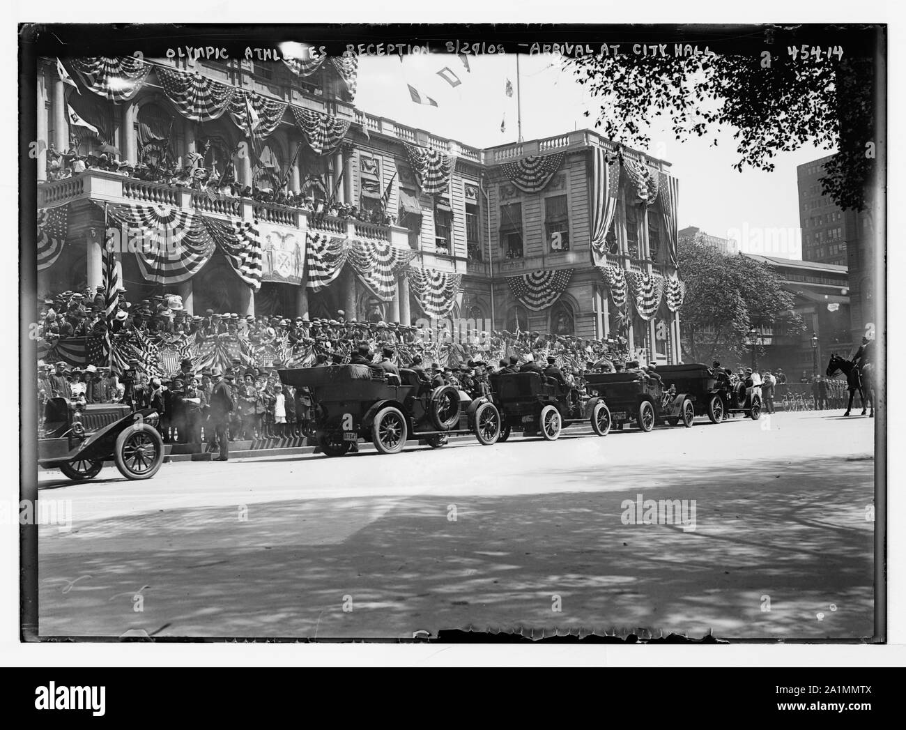 Olympic Athlete's Reception, arrival at City Hall Stock Photo - Alamy