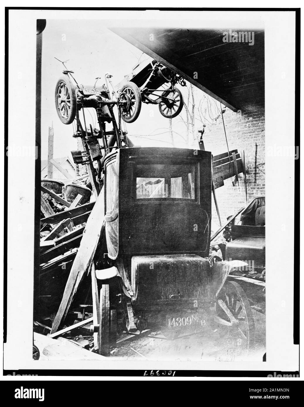 Tornado disaster Cut Out Stock Images & Pictures - Alamy