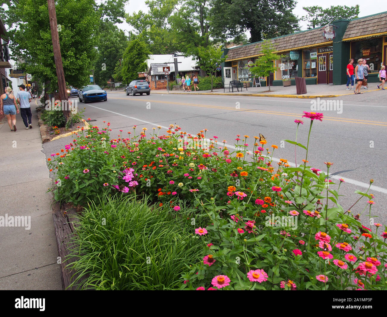 Scene From The Old Fashioned Arts And Crafts Village Of Nashville Indiana Usa July 29 2019