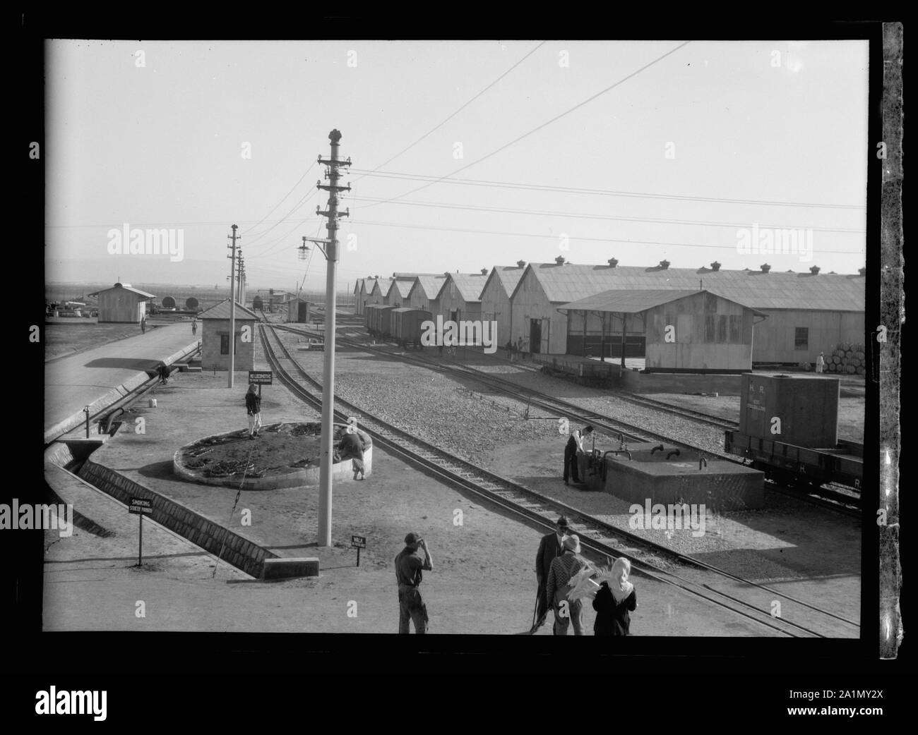 Shell manufacturing plant hi-res stock photography and images - Alamy