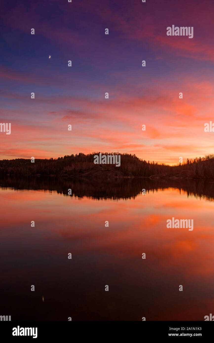 Ontario sunset lakes hi-res stock photography and images - Alamy