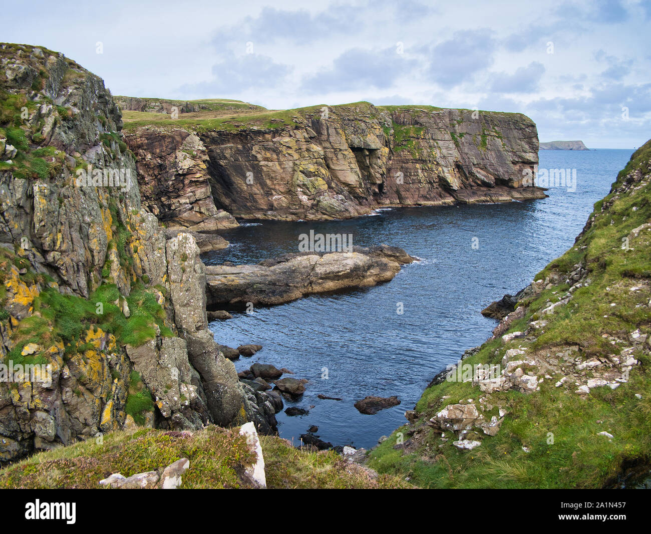 Bedrock layers hi-res stock photography and images - Alamy