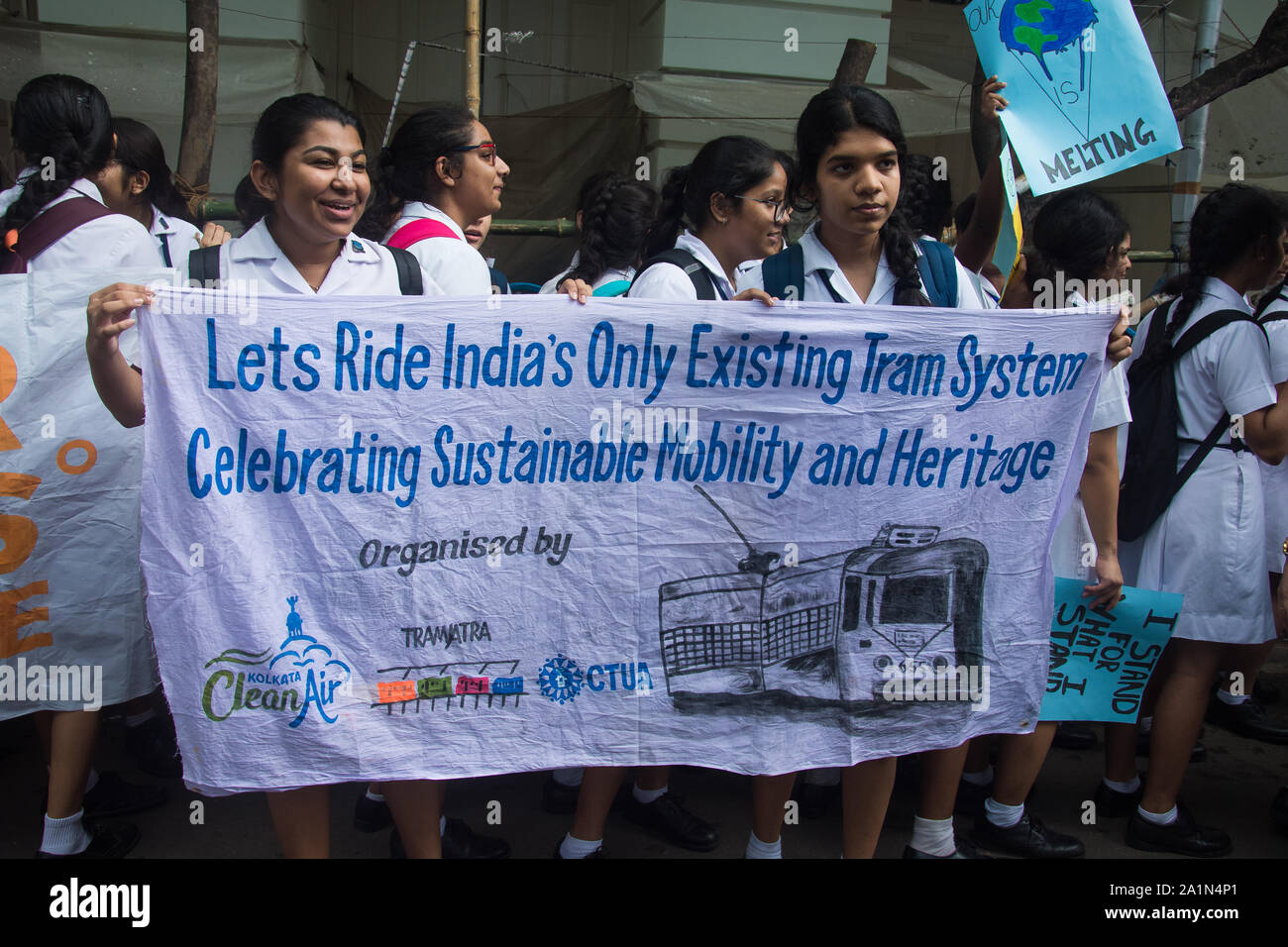 Kolkata, India. 27th Sep, 2019. West Bengal along with many other ...