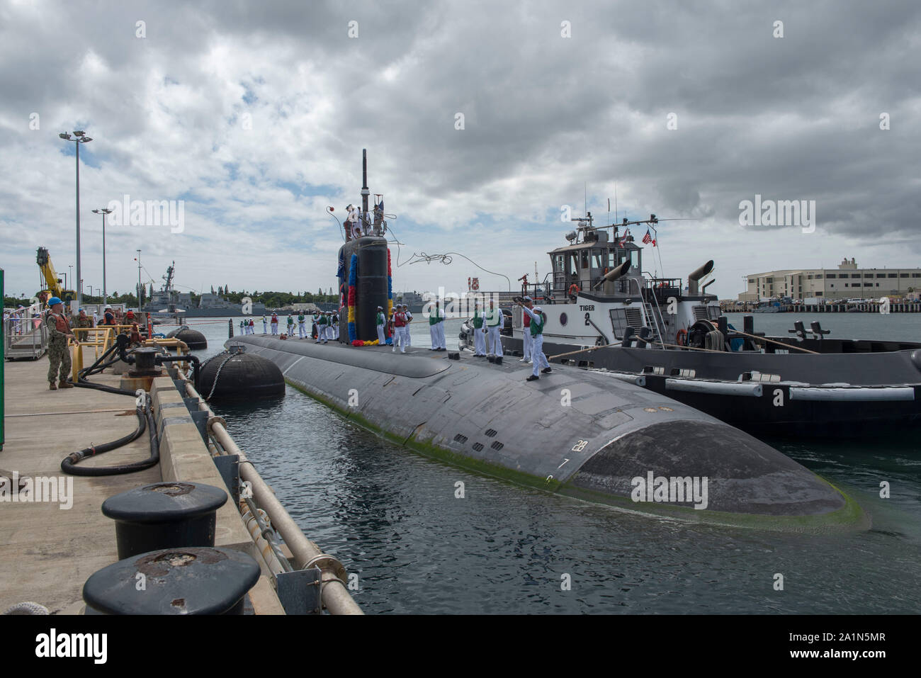 Fast attack submarine uss tucson ssn 770 hi-res stock photography and ...