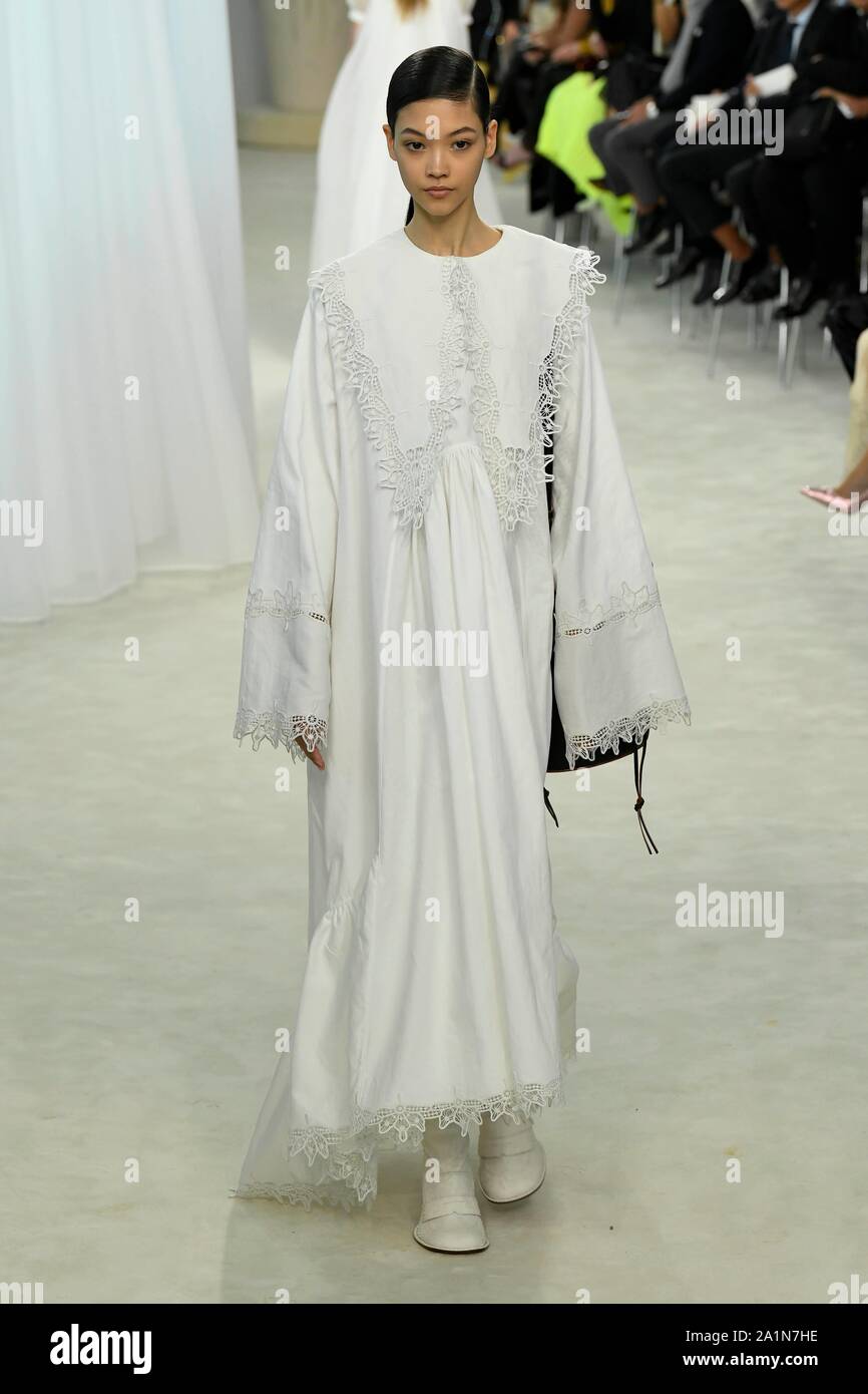 Paris, France. 27th Sep, 2019. LOEWE SS20 Runway during Paris Fashion ...