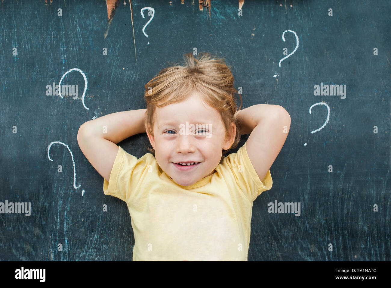 Confused sad question mark hi-res stock photography and images - Alamy