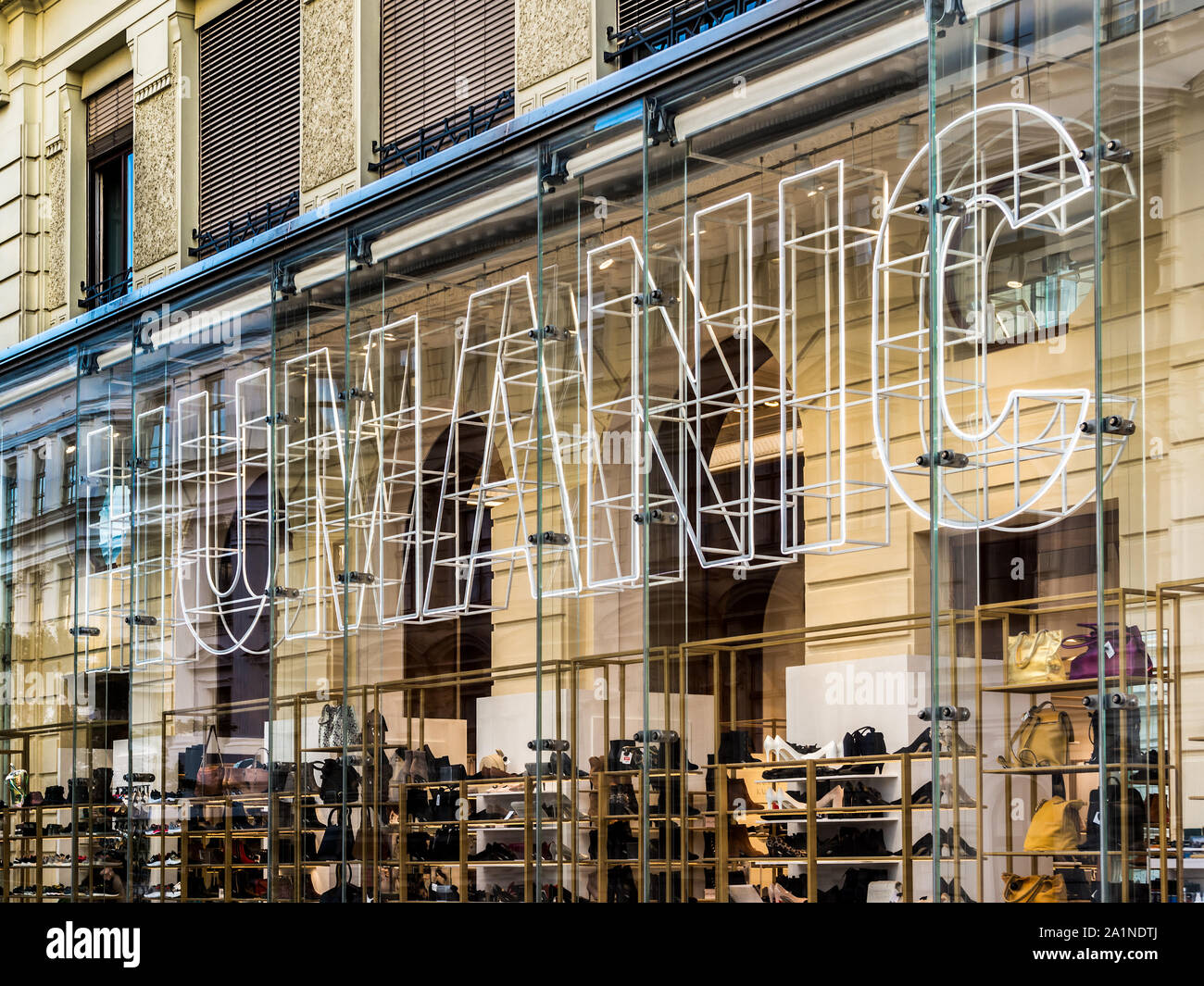 Humanic sign hi-res stock photography and images - Alamy