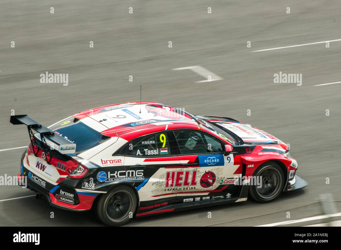 Attila Tassi driving a KCMG Honda Civic race car in the World Touring ...