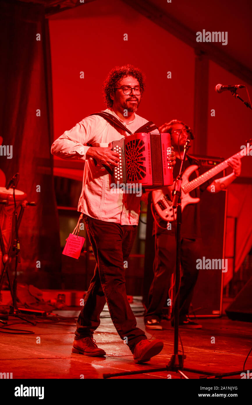 Frontera bugalu hi-res stock photography and images - Alamy