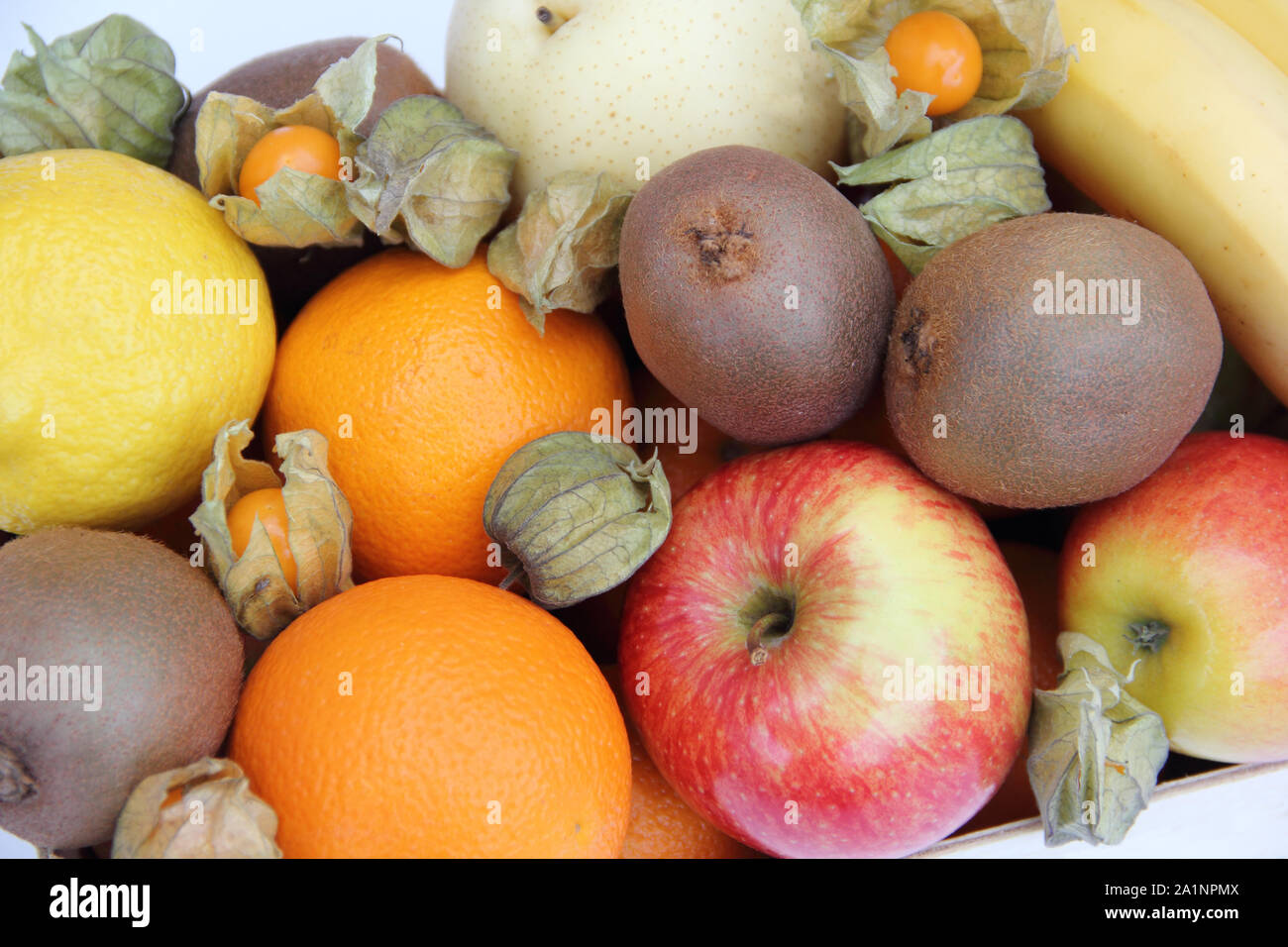 Plates different citrus fruits hi-res stock photography and images - Alamy