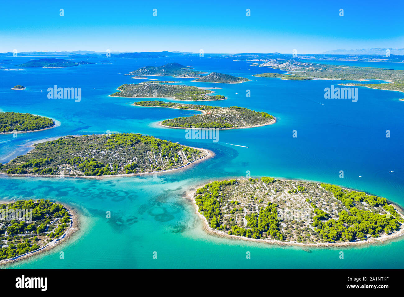 Beautiful islands from above hi-res stock photography and images - Alamy