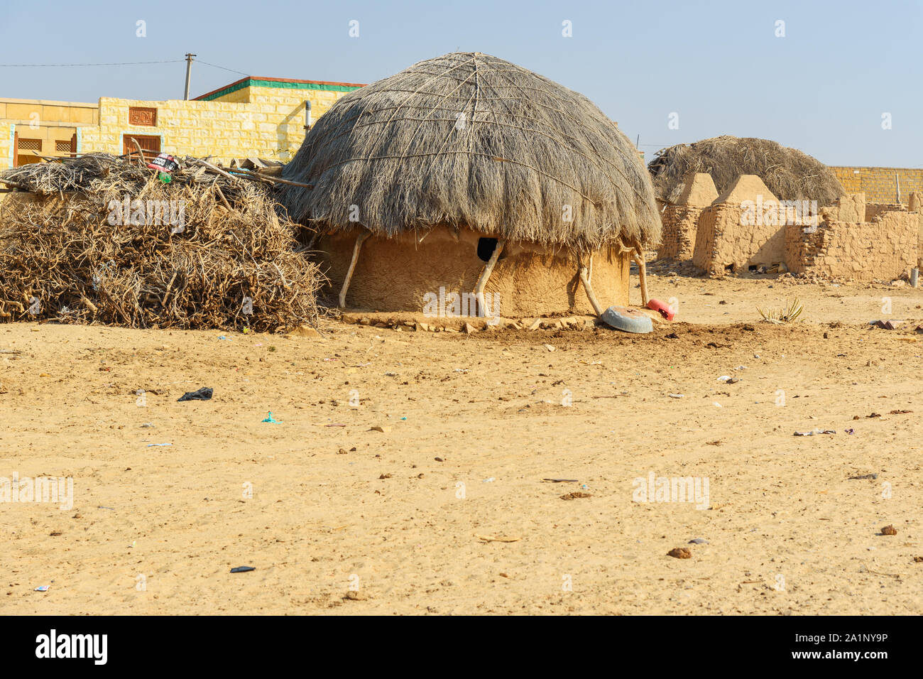 Village house in thar desert hi-res stock photography and images - Alamy