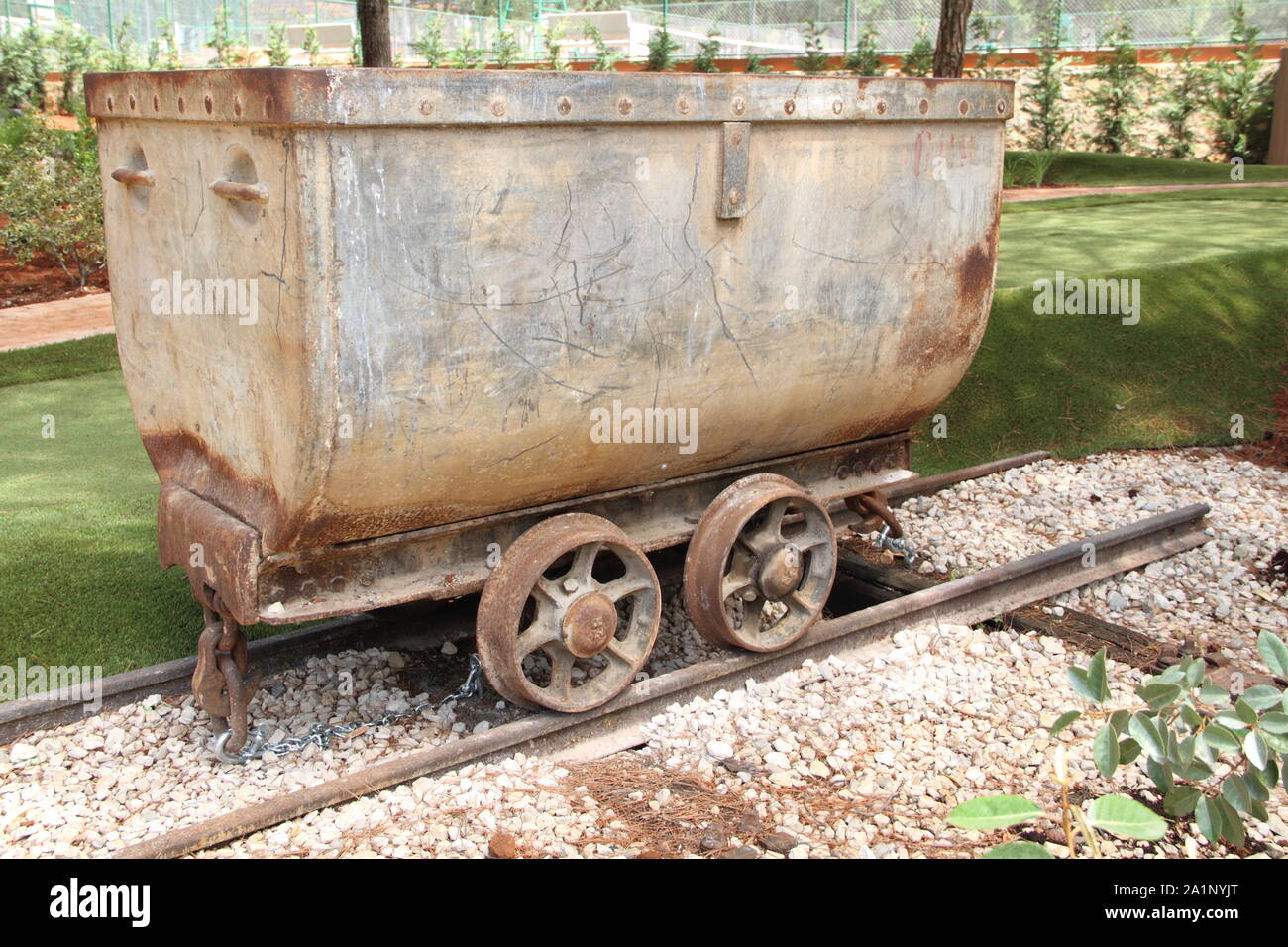Dark mine tunnel rails hi-res stock photography and images - Alamy