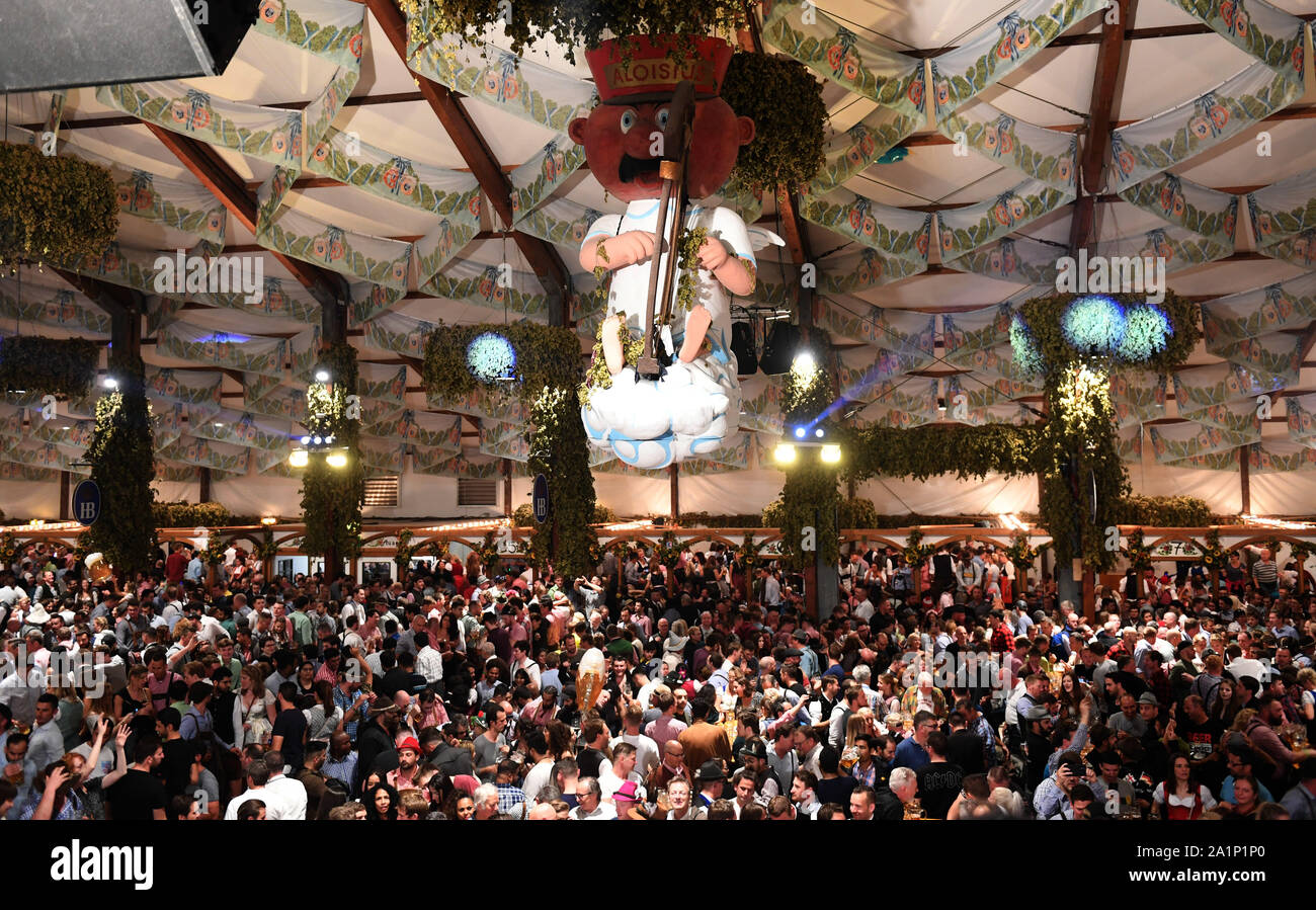 Munich, Germany. 25th Sep, 2019. Oktoberfest 2019 - The figure of the ...