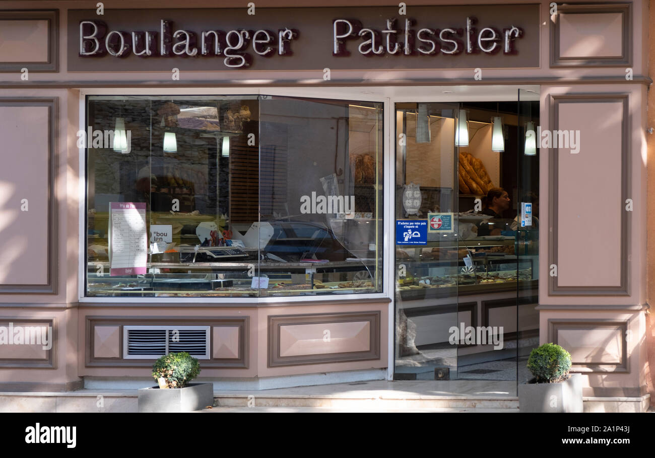 French bakery shop hi-res stock photography and images - Alamy