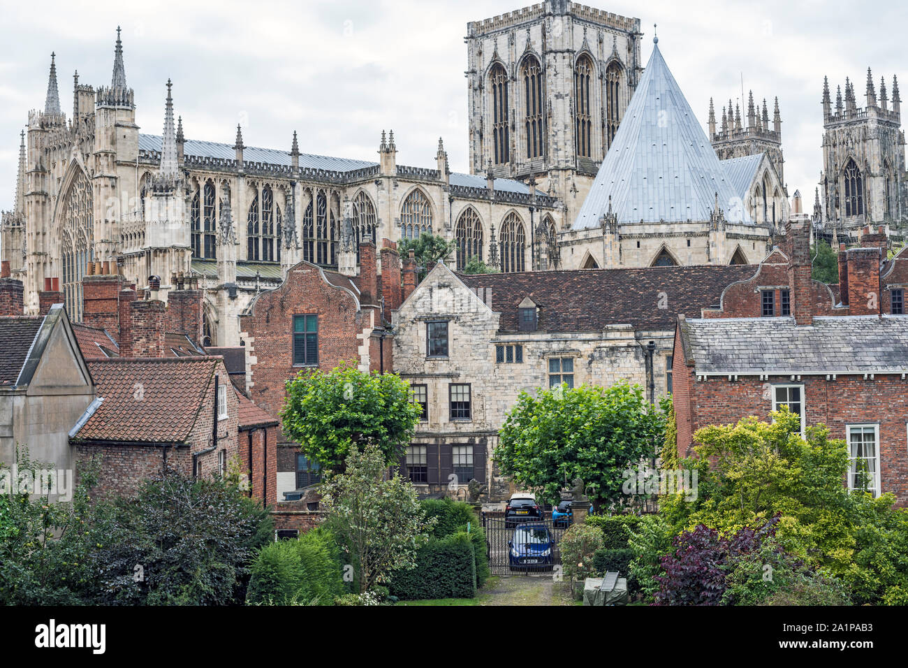 Foreground buildings hi-res stock photography and images - Alamy