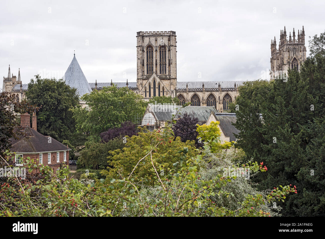 Foreground buildings hi-res stock photography and images - Alamy