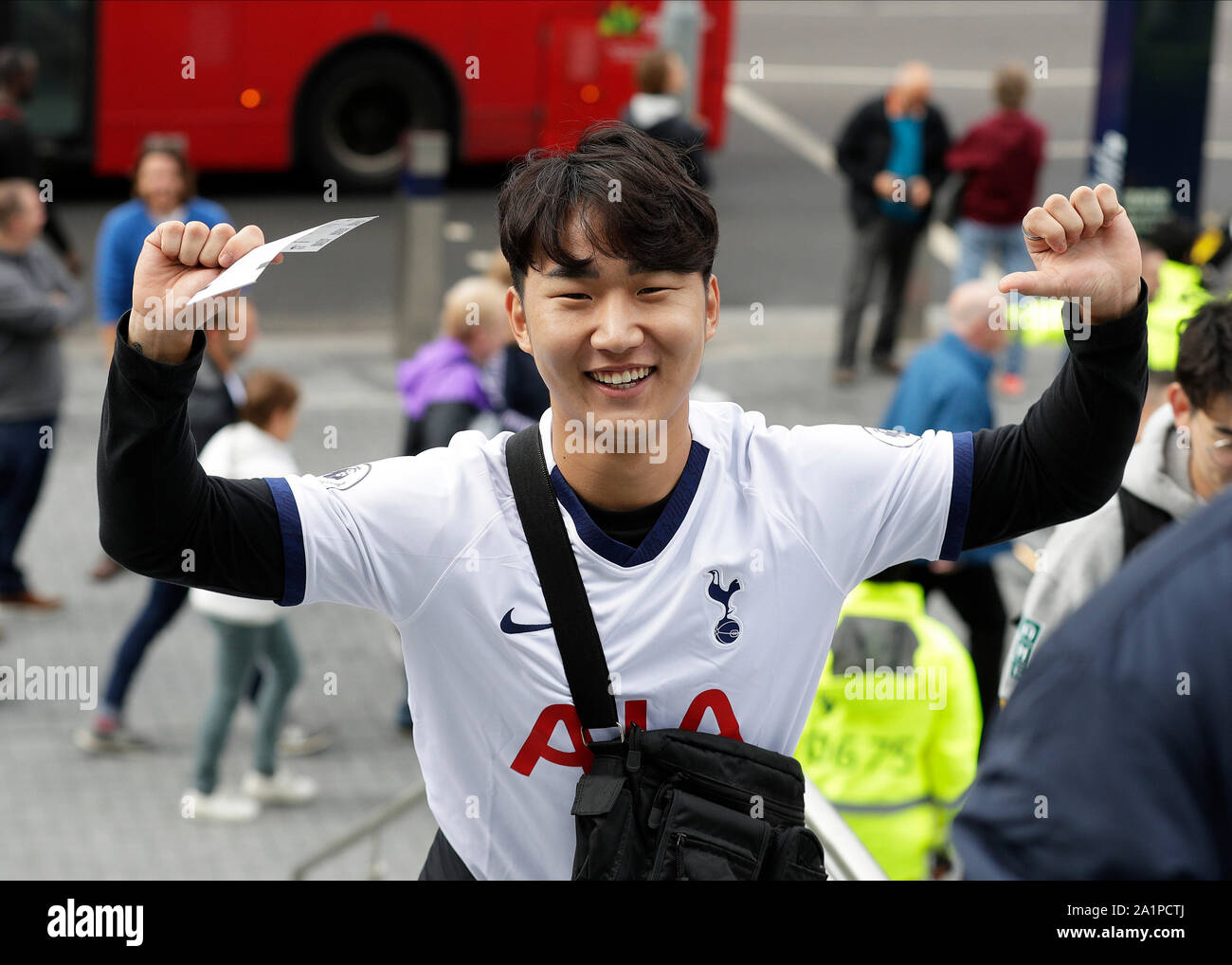Korean football player son hi-res stock photography and images - Alamy