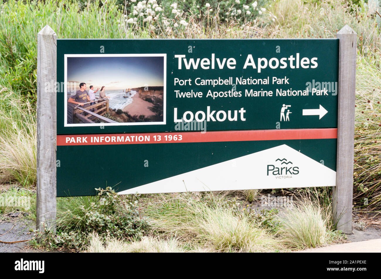 Pointing to shipwreck hi-res stock photography and images - Alamy