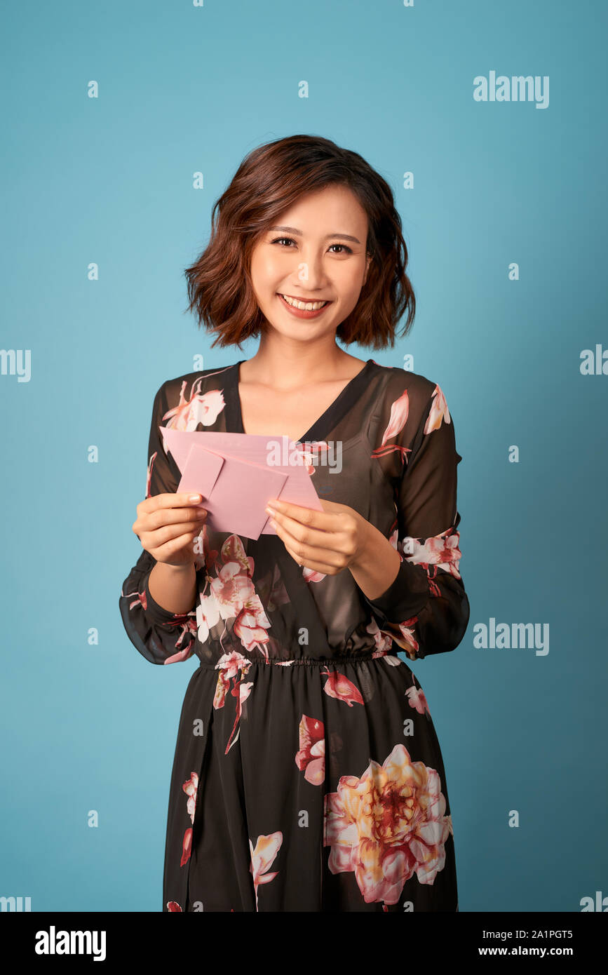 Reading a love letter hi-res stock photography and images - Alamy