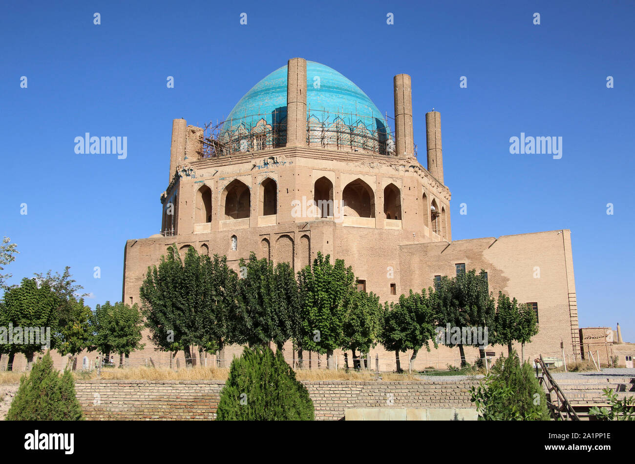 Dome of Soltaniyeh is an ancient mausoleum near Zanjan city, Iran ...
