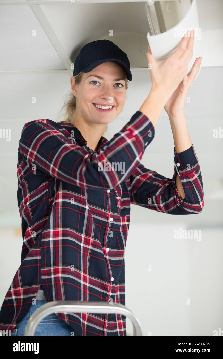 Changing a light bulb hi-res stock photography and images - Alamy